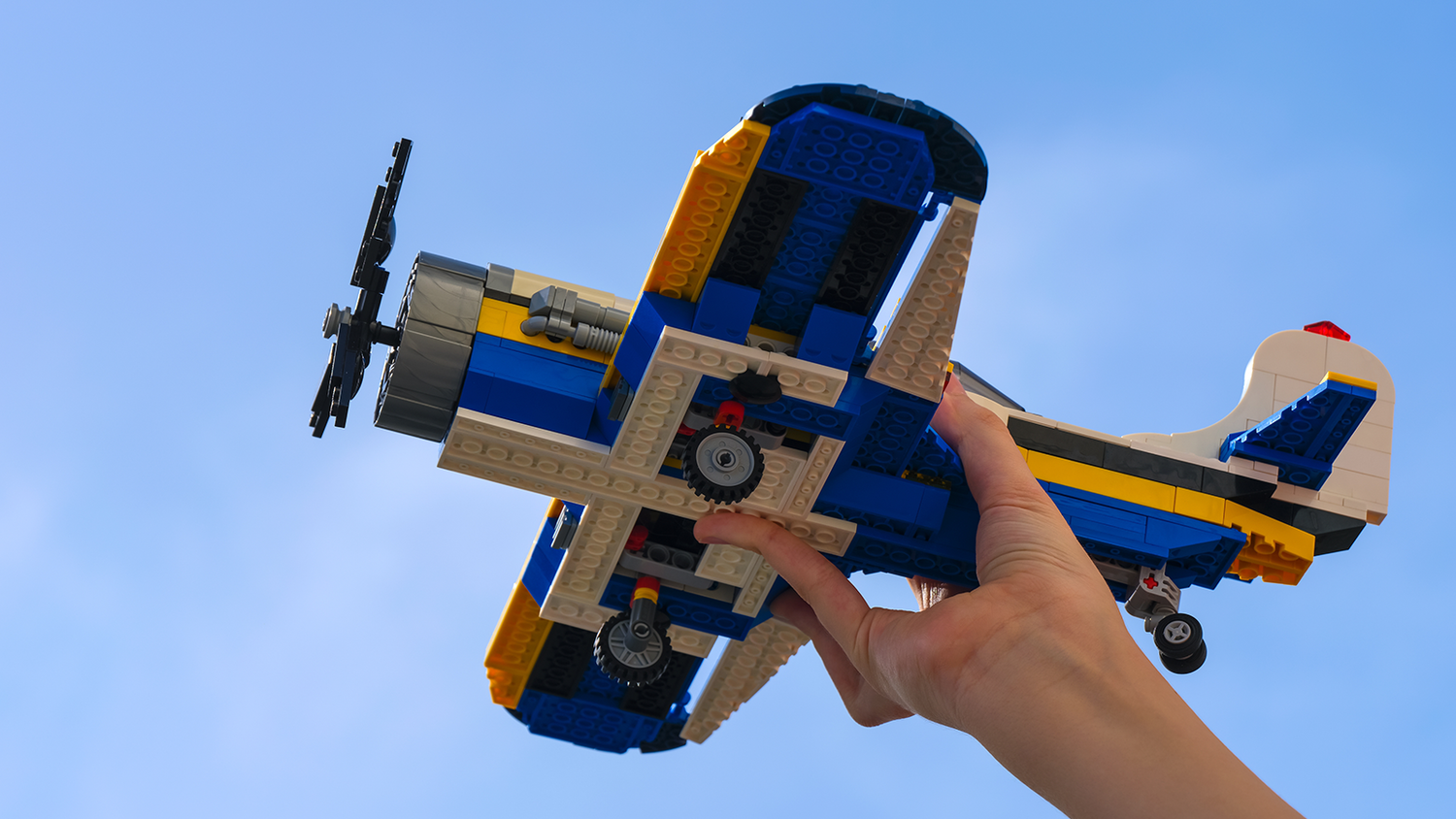 DIY LEGO travel kit: Ideas for on the go, long-distance travels ...
