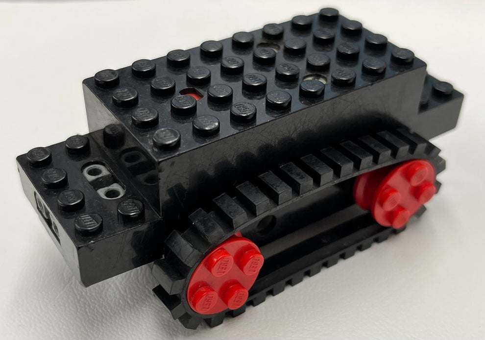 LEGO Vintage 4.5V Motor with Wheels and Treads – BrickResales