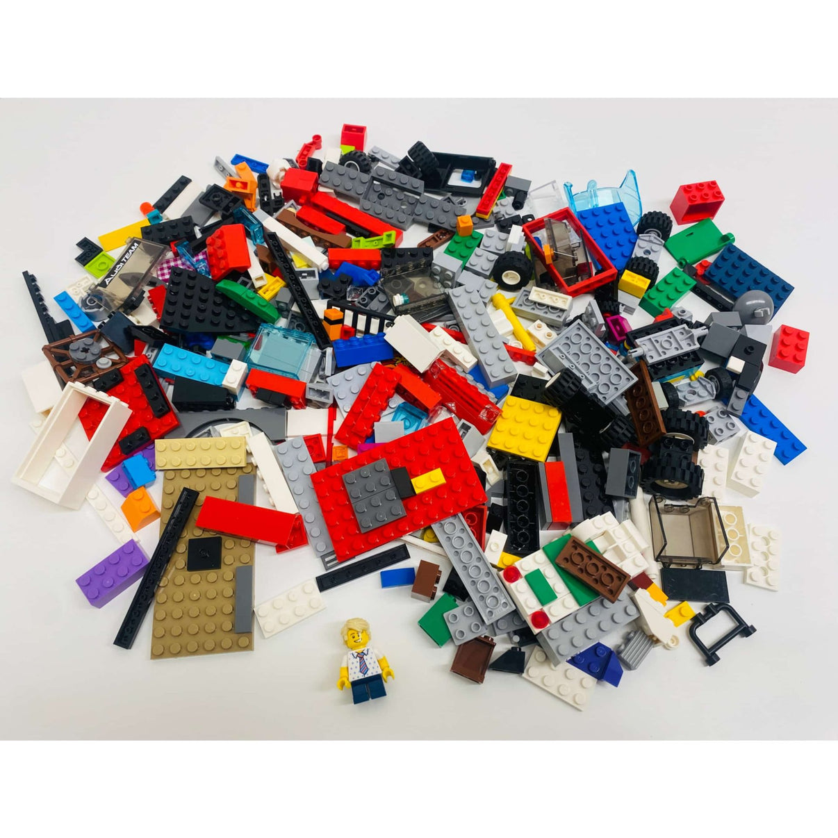 LEGO Creative Mixed Pack! Includes Free Minifigure! – BrickResales